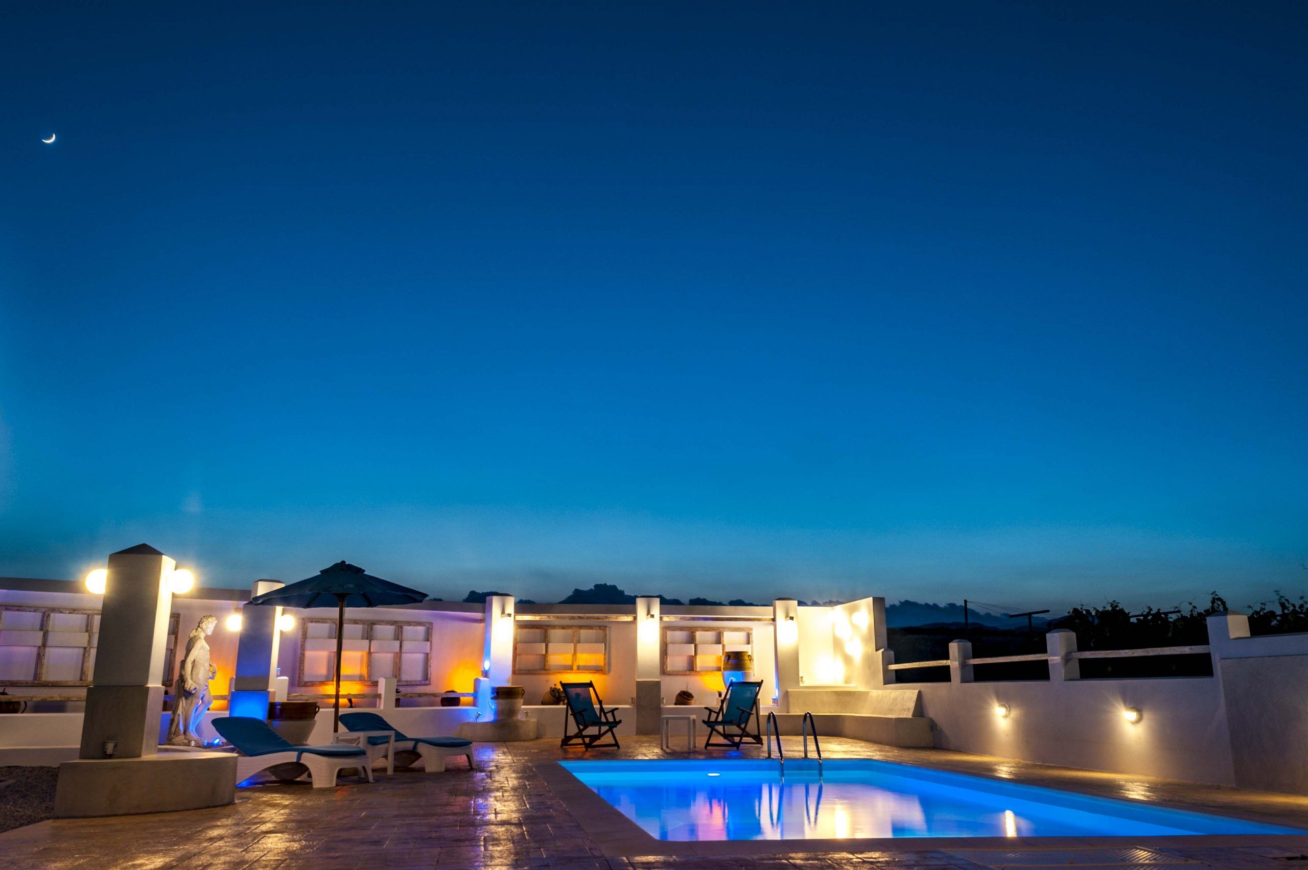 How to have a party by the Pool!